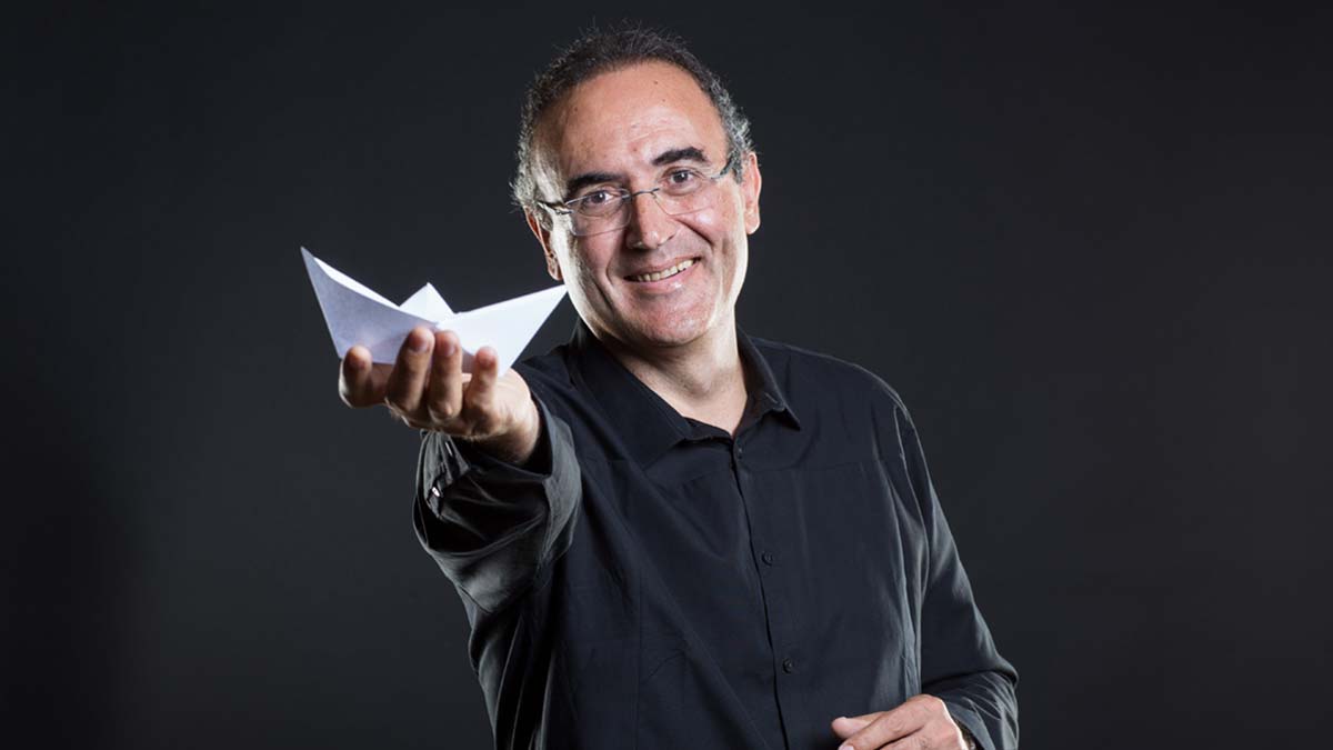 Sunay Akın Kimdir ? Hayatı ve Eserleri - Binbir Kitap